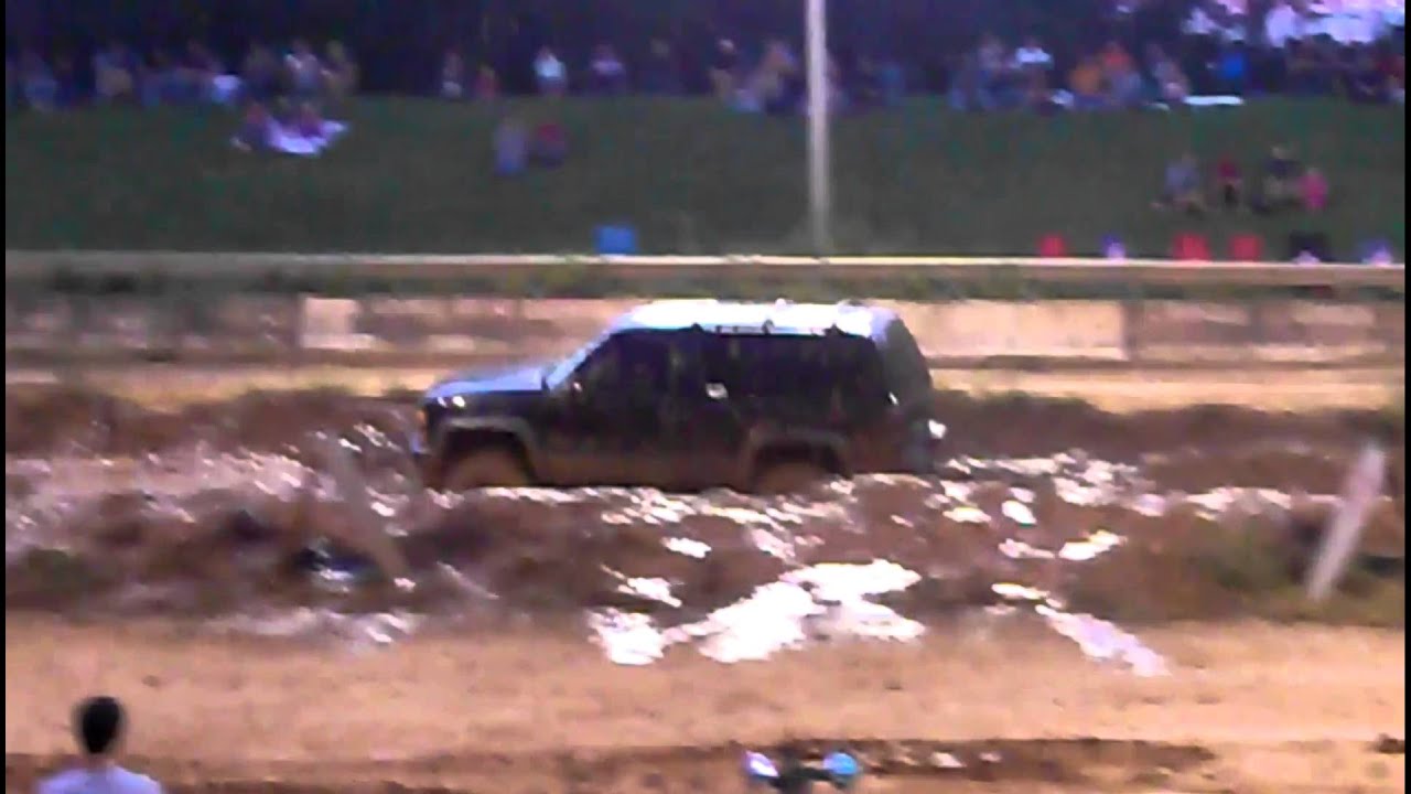Mud bogs in littlestown pa - YouTube