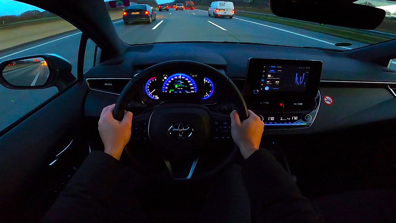 2022 Toyota Corolla Touring Sports 2.0 Hybrid TS - pov night drive ...