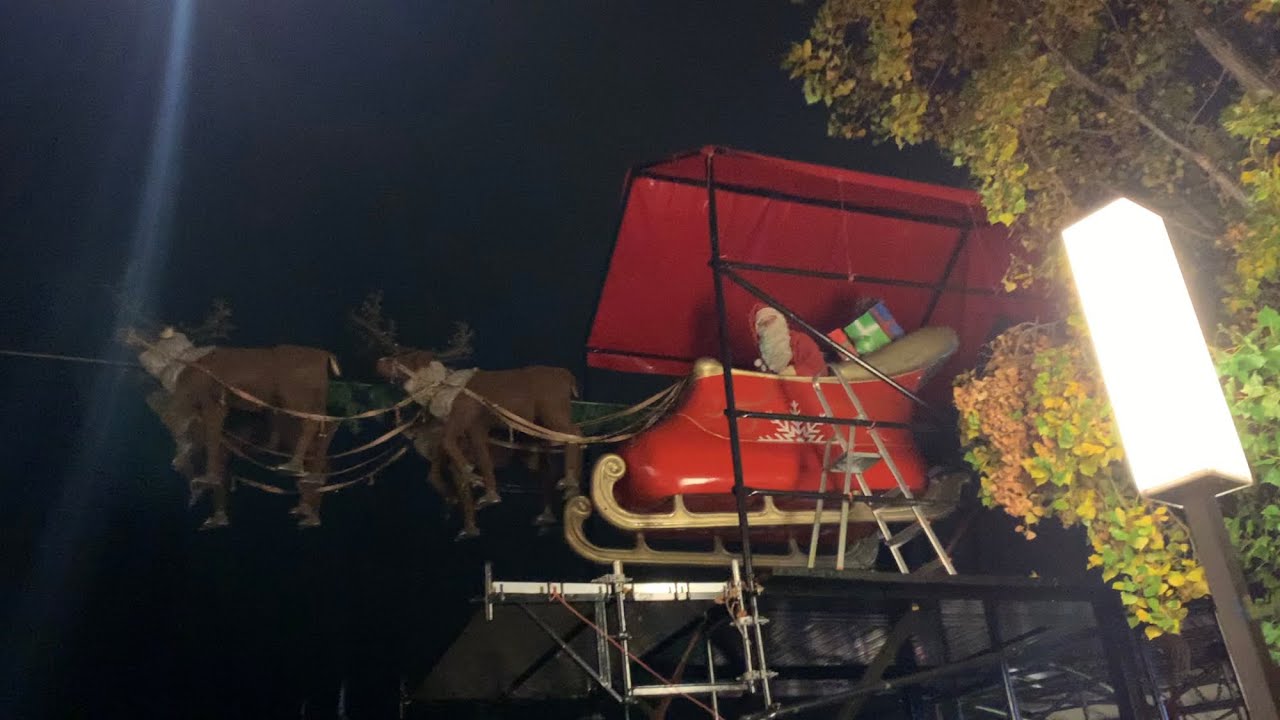 Flying Santa 1222 - YouTube