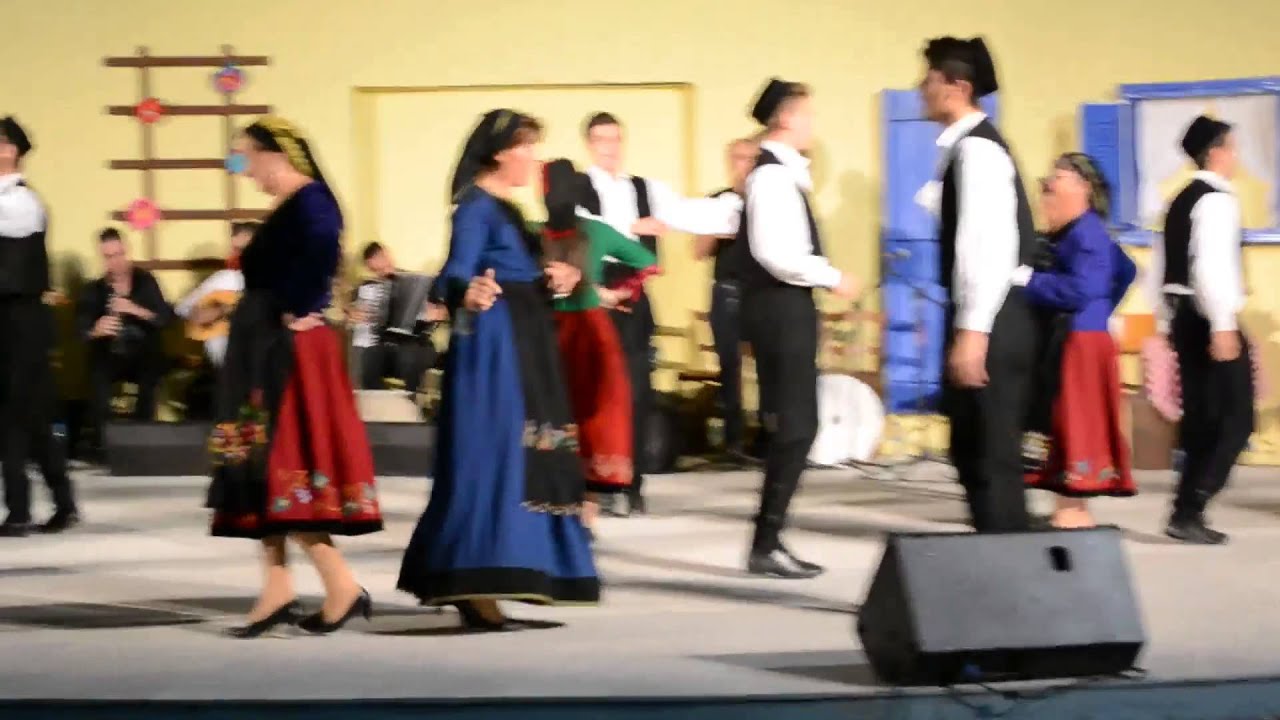 Μπεράτι (Μπαίνω μες τ αμπέλι/Τασιά) - Πολιτιστικός και Μορφωτικός ...