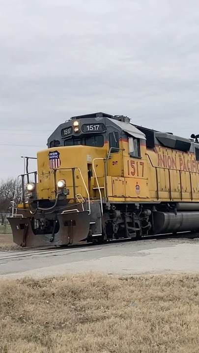 Union Pacific GP40-2 #1517 (Garrett, Texas) - YouTube