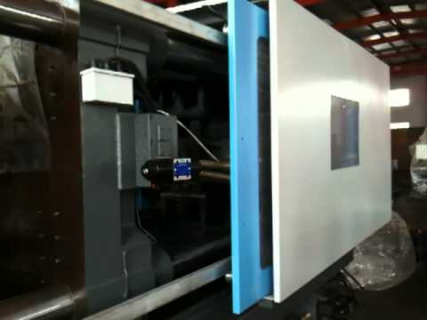 safe door of injection molding machine.MOV - YouTube