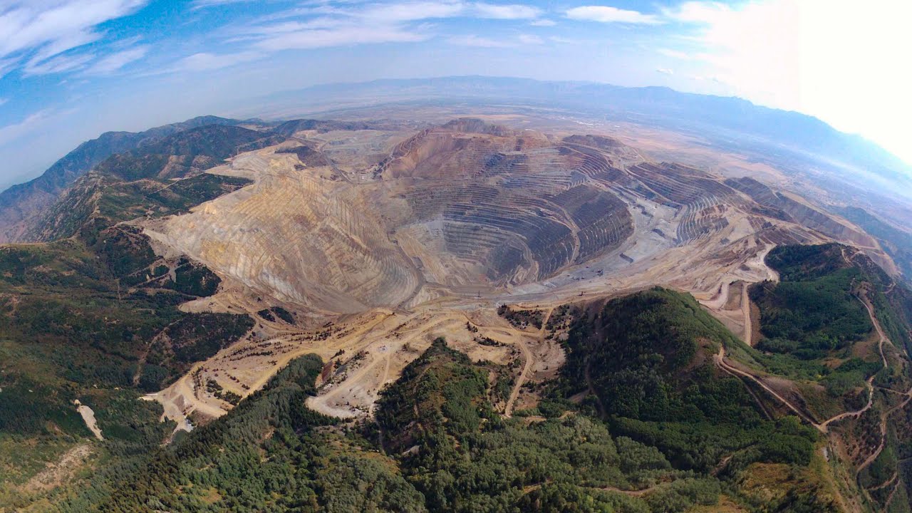 Bingham Canyon Mine Kennecott Copper Mine Drone Footage YouTube bingham-canyon-mine-kennecott-copper-mine-drone-footage-youtube