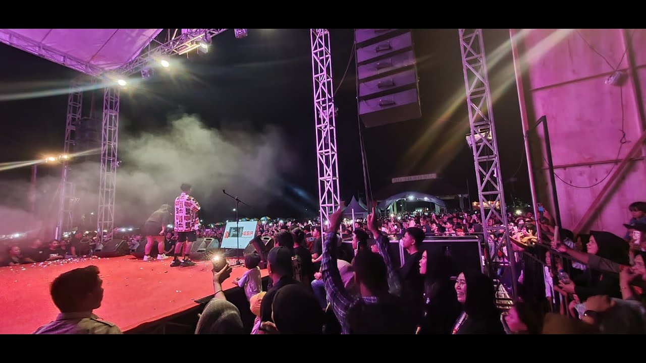 KONSER DANDI BARAKATI DI BOLMUT - YouTube