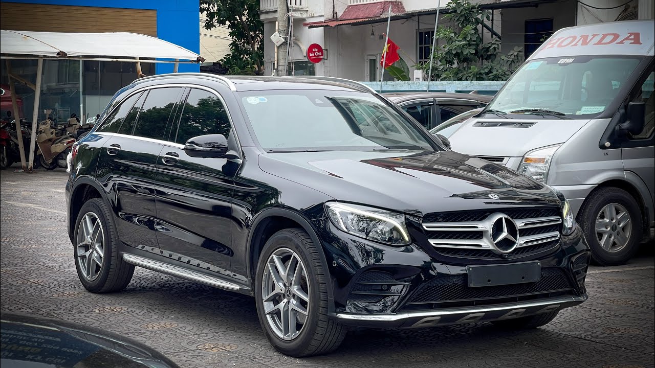 GLC300 4Matic 2018 - Chỉ chưa tới 1,5 tỷ có ngay xe Mercedes - YouTube