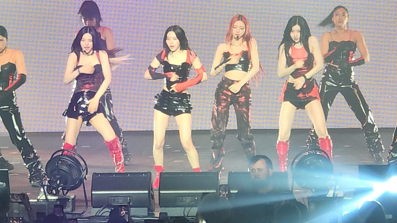 Itzy - BORN TO BE live at the BORN TO BE World Tour, Toronto (June 29 ...