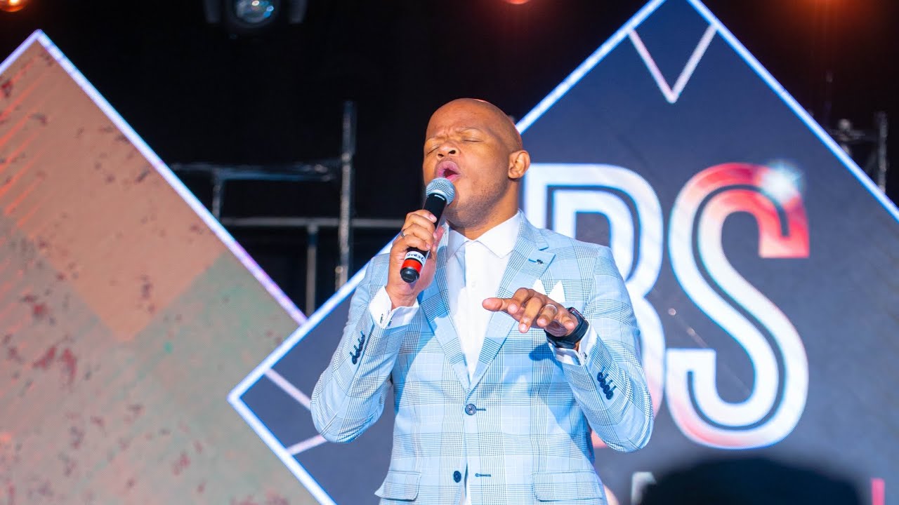 Omega khunou performing live at Bongi Sebake's Live Recording - YouTube