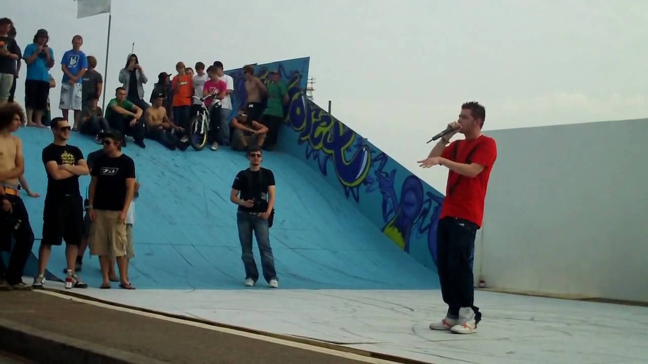 Reeps One: Insane Drun 'n' Bass BeatBox set - YouTube