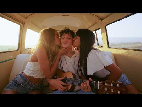 Bajo Del Sol - James López (Videoclip Oficial)
