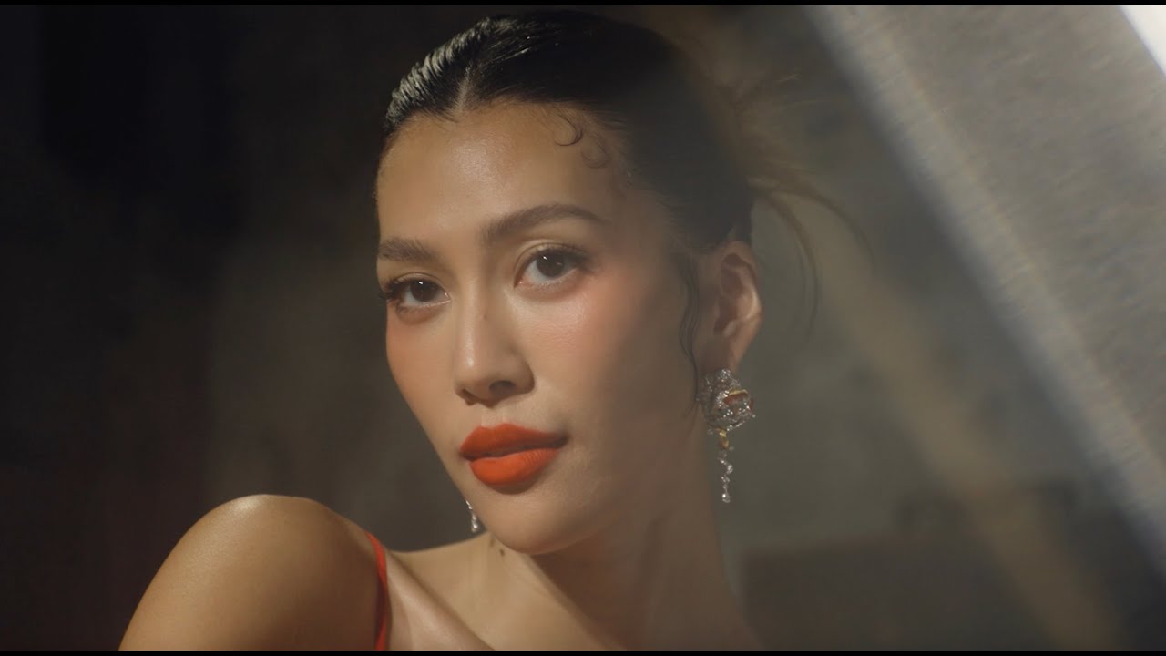 JHENG Jewellery x 時尚名人 莫莉 《快慢之間 雋永本質》 - YouTube
