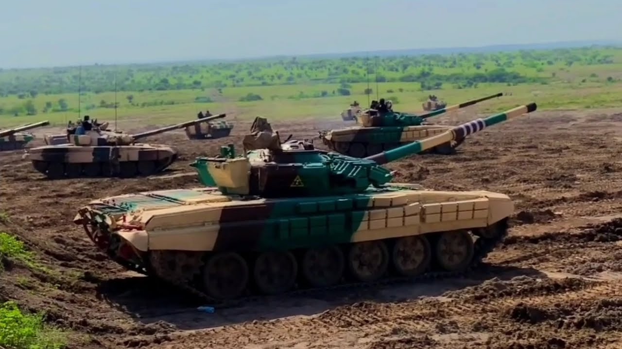 Indian Army T-72 AJEYA Tanks & BMP-2 SARATH Combat Vehicles - YouTube
