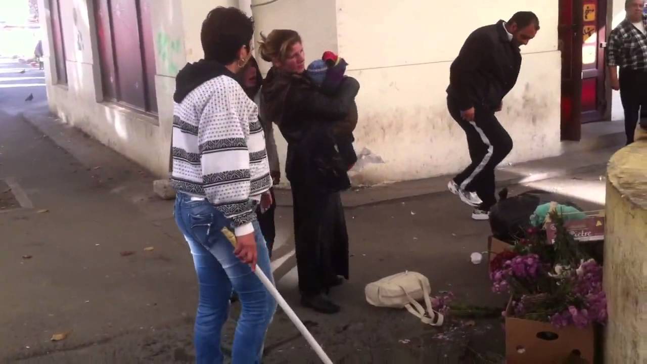 Gypsy Street Fight Funny - YouTube