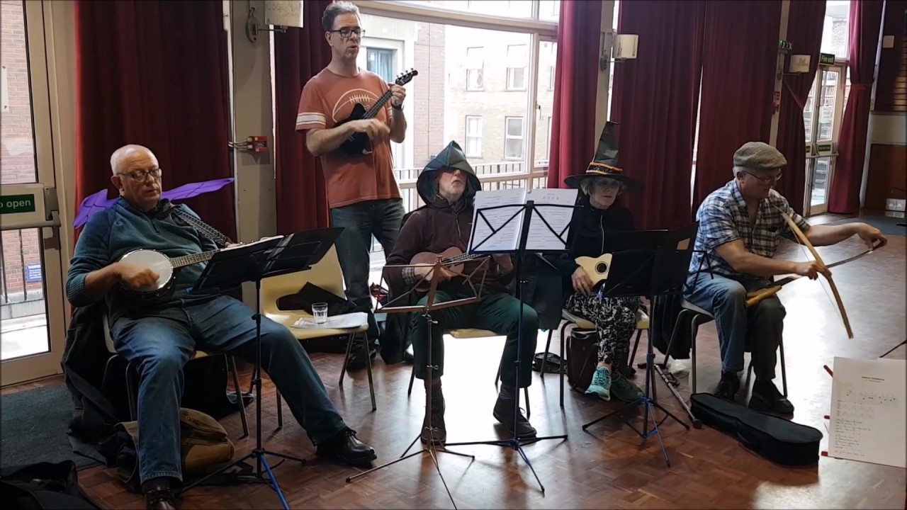 Ukulele Ben with BFH Improvers play 'The Irish Rover' - YouTube