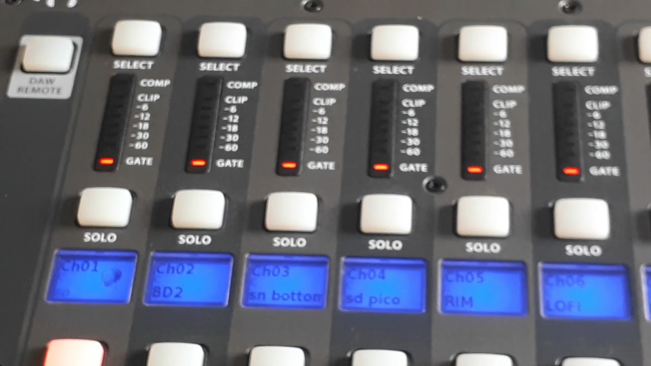 Behringer X32 - Studio - YouTube