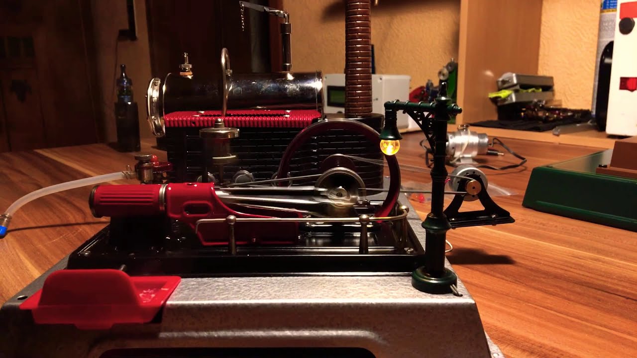 Wilesco D16 mit LED Laterne - YouTube