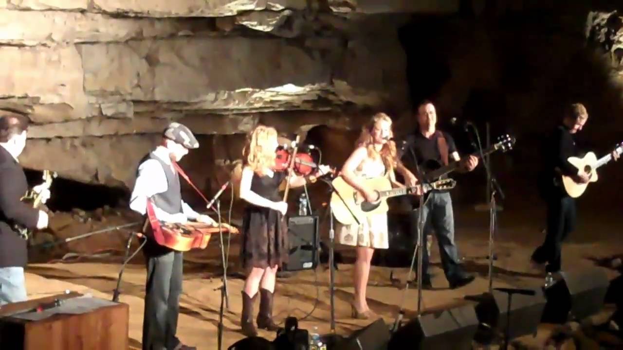 Blue Kentucky Girl by Dana Romanello and 1925 - YouTube