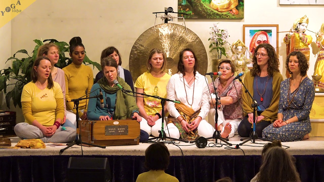 Om Bhur Bhuvah Svaha | Gayatri Mantra by Yoga Teachers from Bamberg ...