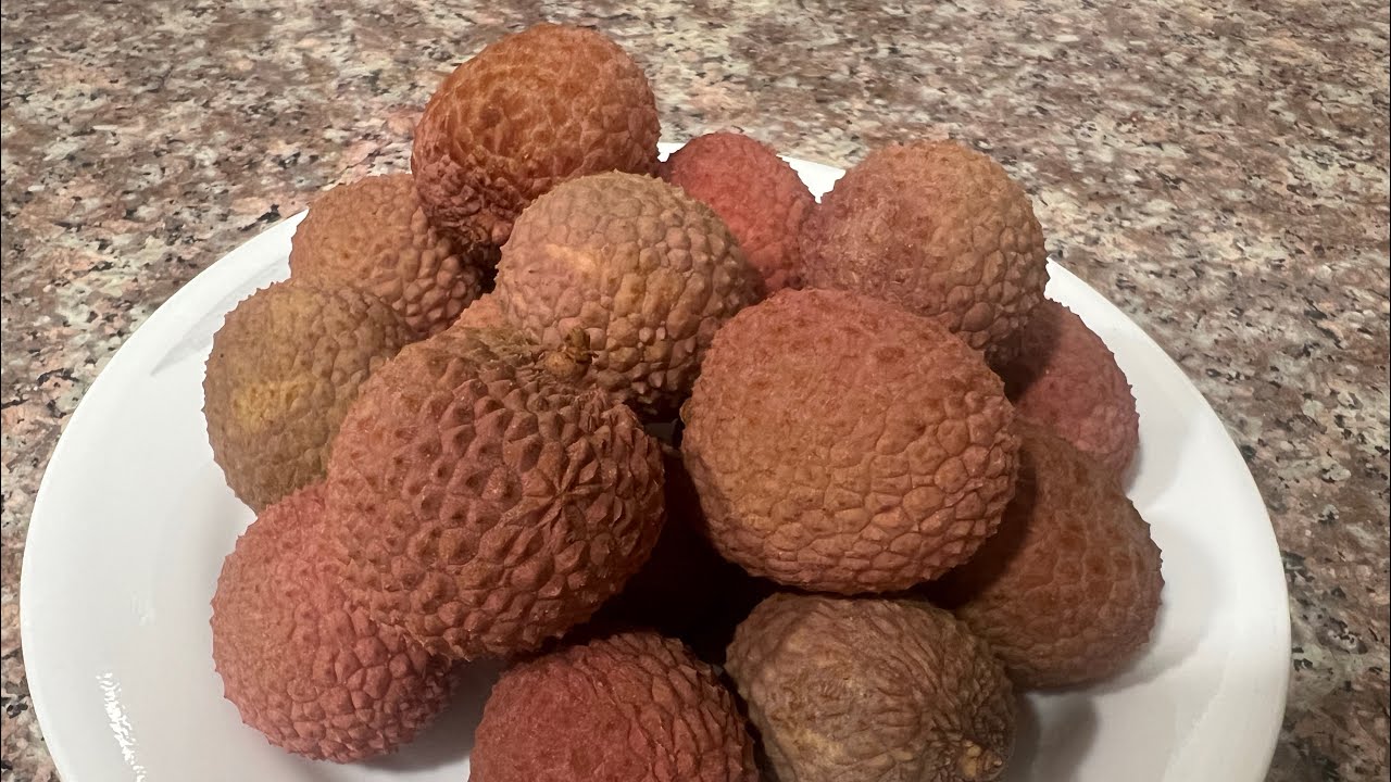 How to open and eat Lychee - YouTube