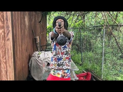 Julio foolio shows of his gun collection on live - YouTube