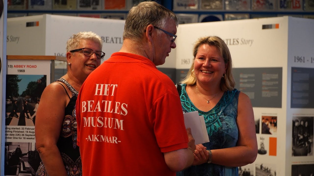 Beatleskenner Azing Moltmaker vertelt eigen verhaal in nieuwste boek ...