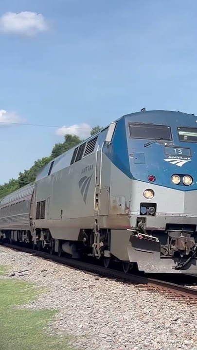 Amtrak 89 arriving at Selma NC - YouTube