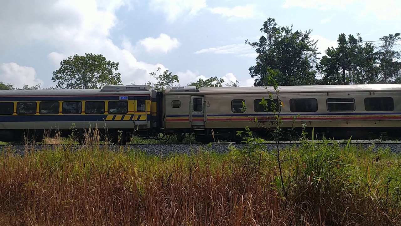 KTMB Shuttle Train No 53dn - YouTube