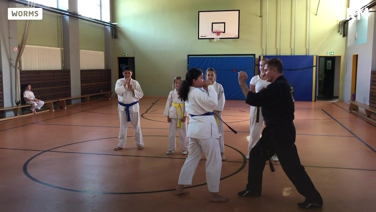 Sambo in Worms - YouTube