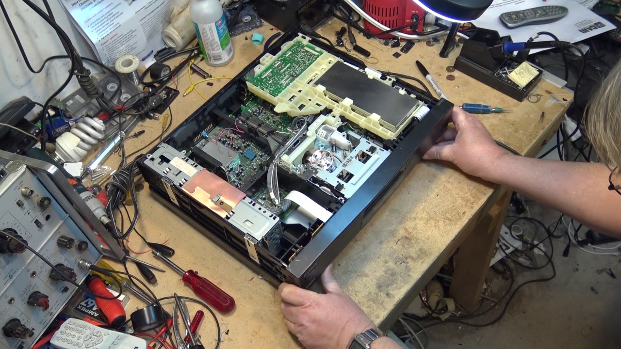 Sony EVS7000 EVS5000 Hi 8 Deck mechanism troubles - YouTube