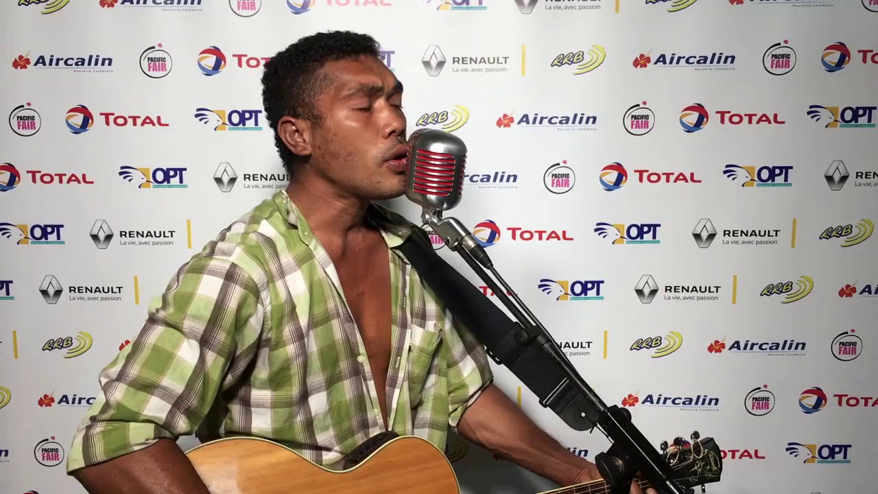 Le grand casting Petelo LIKUVALU Oublie moi - YouTube