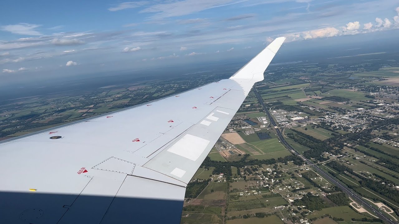 4K | American Eagle (PSA) CRJ-900 (N588NN) Sunny Afternoon Lafayette ...