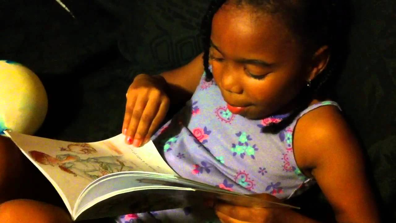 Sharice Francis reading Fancy Nancy - YouTube