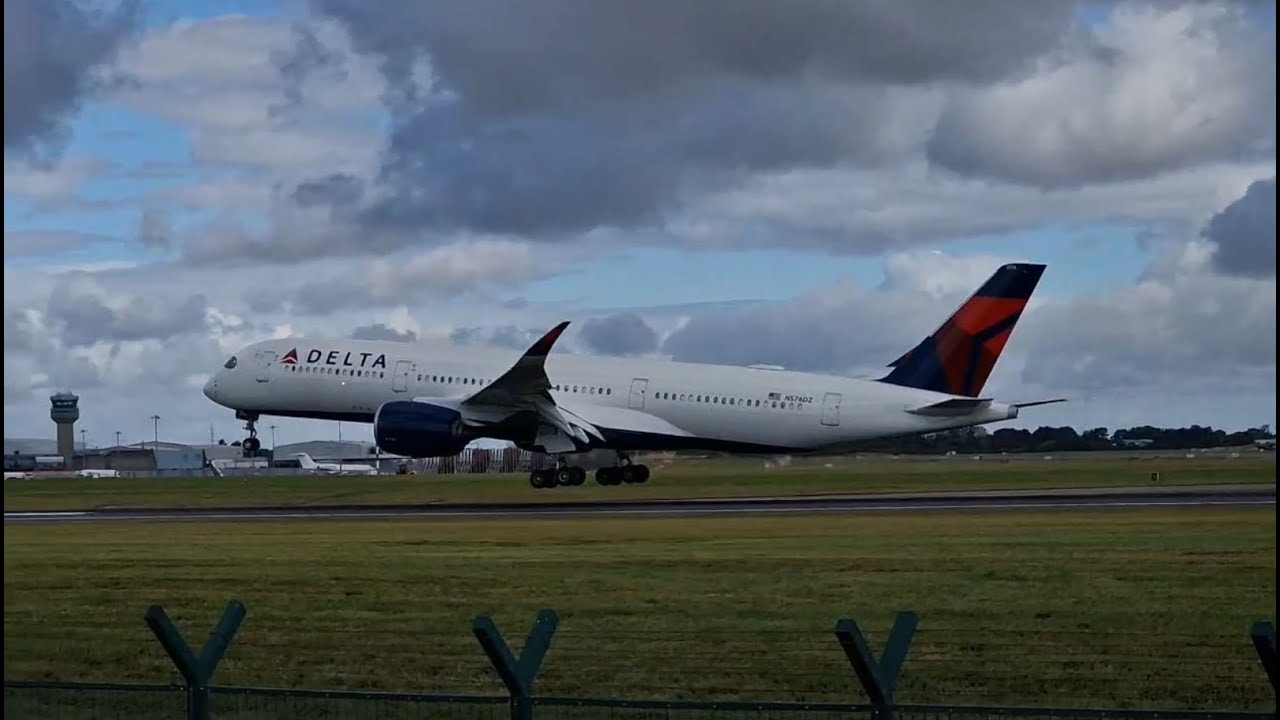 Rare Delta Arrival At Dublin Airport - YouTube