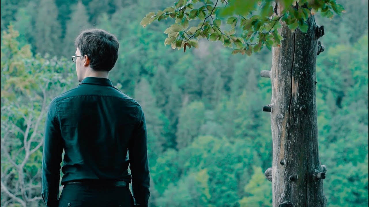La Giacca Stregata / Film de Romain Costanzo - YouTube