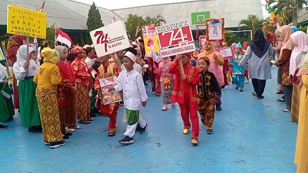 Pawai baju adat 17 Augustus 2019 - YouTube
