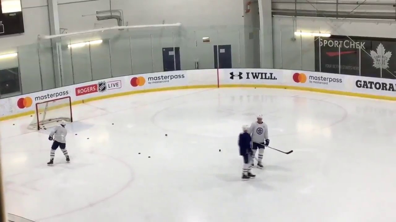 Patrick Marleau tries Auston Matthews stick during practice - December ...
