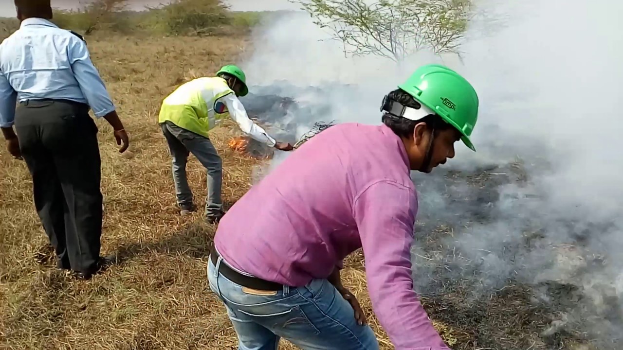 Fire Beating ,Fire Extinguishing Method - YouTube