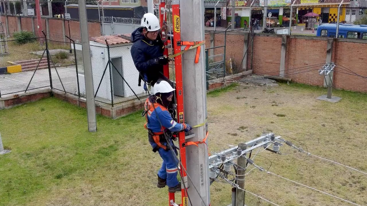 Conoce nuestra escalera embonable en FRP - YouTube