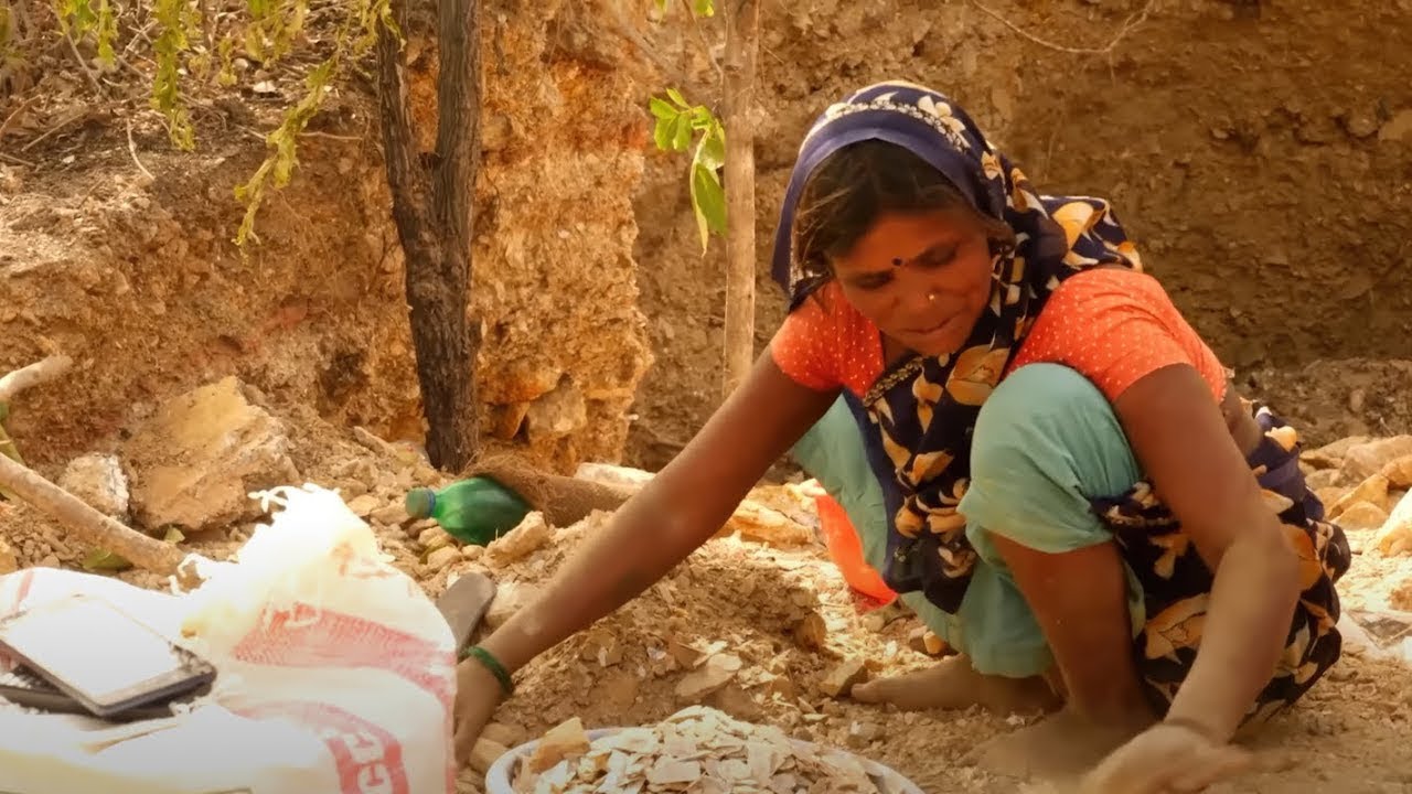 Behind the Glitter : Child Labour in Mica Mining - YouTube