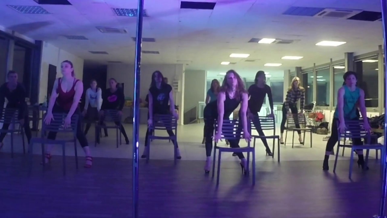 Stage chair dance asso be happy - YouTube