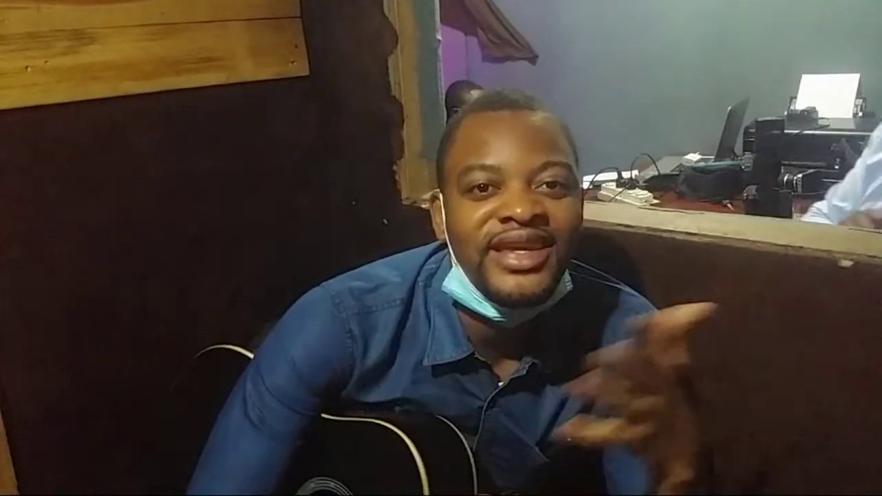 Séance Au Studio Avec JUNIOR KABONGO FEAT DEBORAH LUVI - YouTube