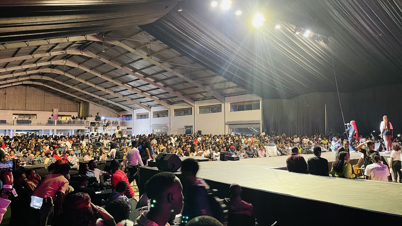 HUGE TURN UP FOR KAROLE KASITA LIVE IN CHEKECHA CONCERT 2023. - YouTube