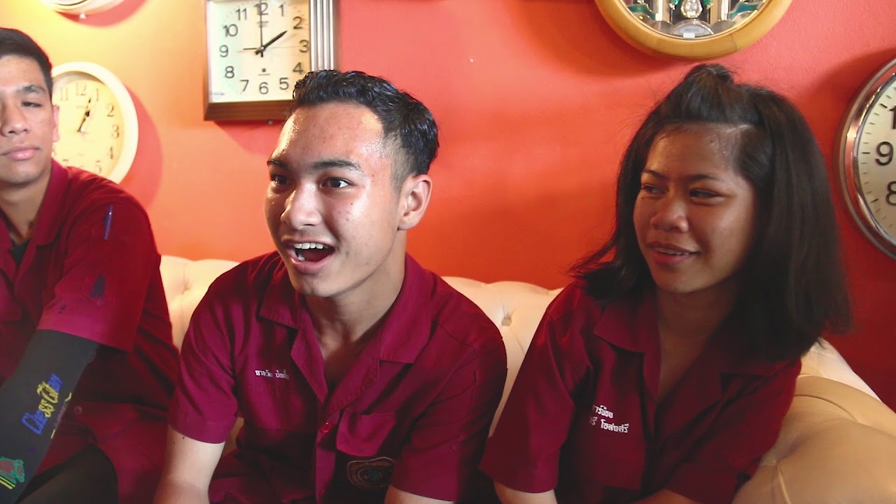 The gang on tour (สื่อเพื่อคนพิการทางการเคลื่อนไหว) - YouTube
