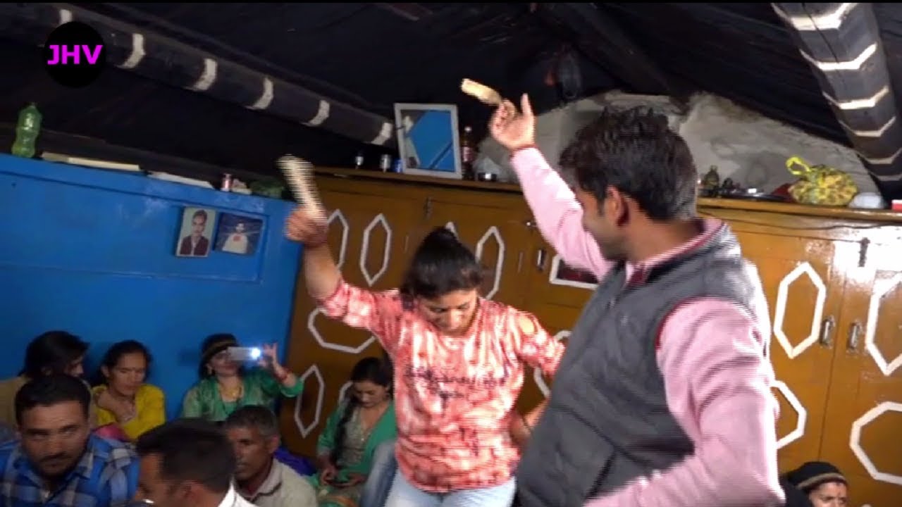 Pahadi Traditional Dance - YouTube