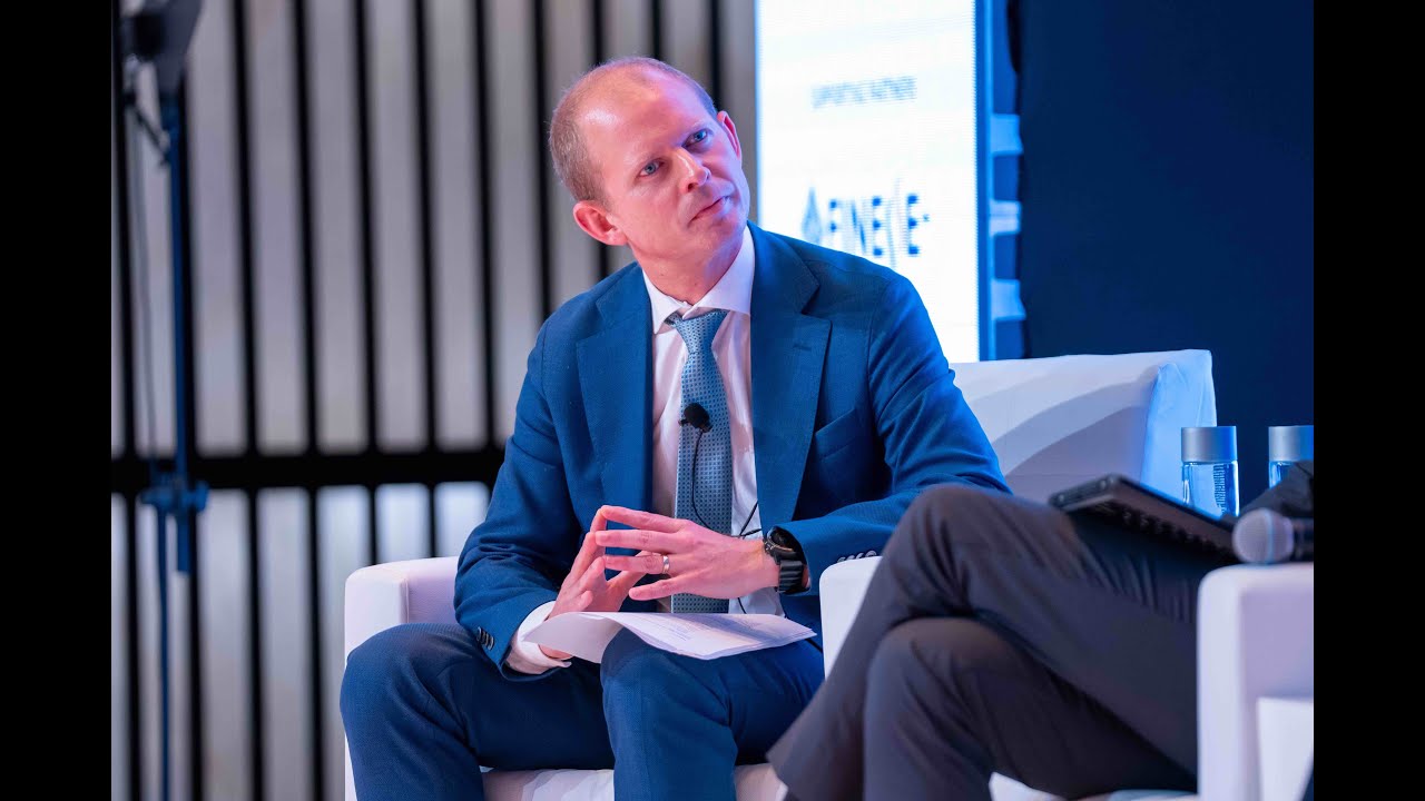 Oscar Wendel speaking at MEA-Finance Banking Summit 2023 (Armani, Burj Khalifa) - YouTube