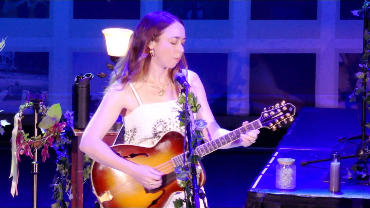 Sarah Jarosz 8/25/24 - Tarrytown Music Hall - Complete show (4K) - YouTube
