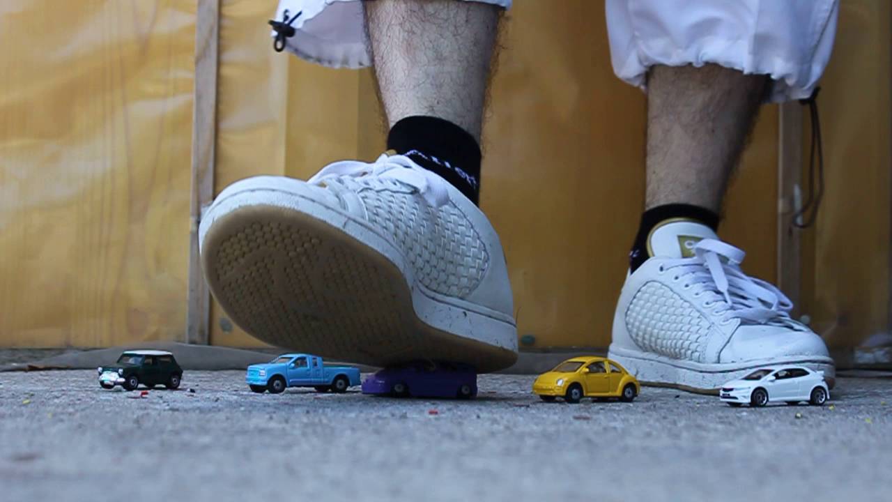 [STOMP👟] Adidas Stan Smith stomp tiny cars - YouTube