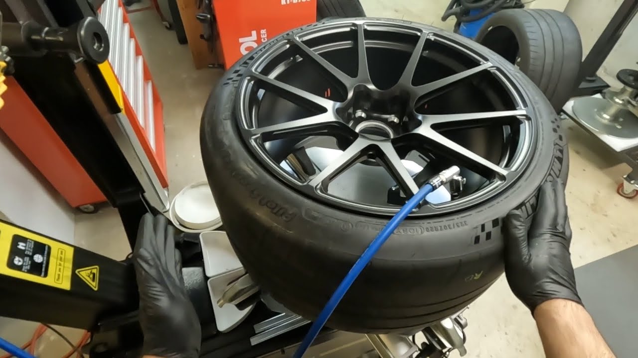 Mounting a 325/30-20 Michelin Sport CUP 2 Tire | 20x13 Forgeline GA1R ...