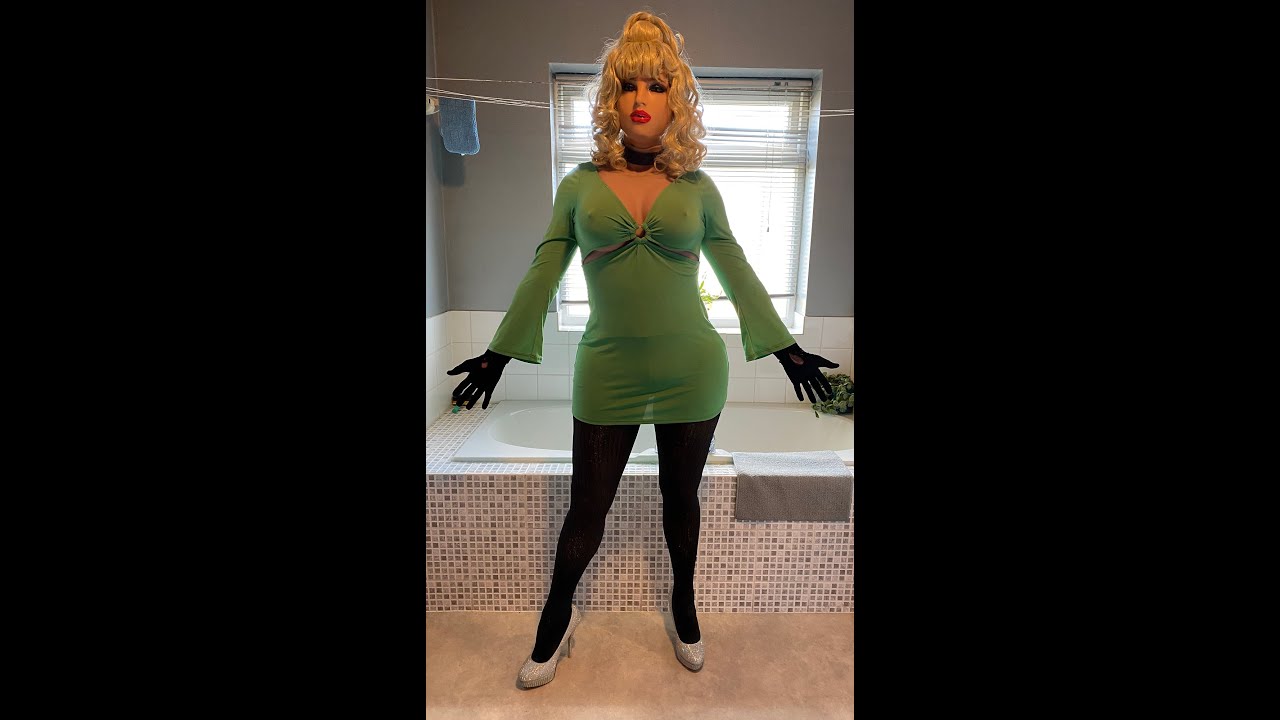 Donna The Fembot in 4K - YouTube