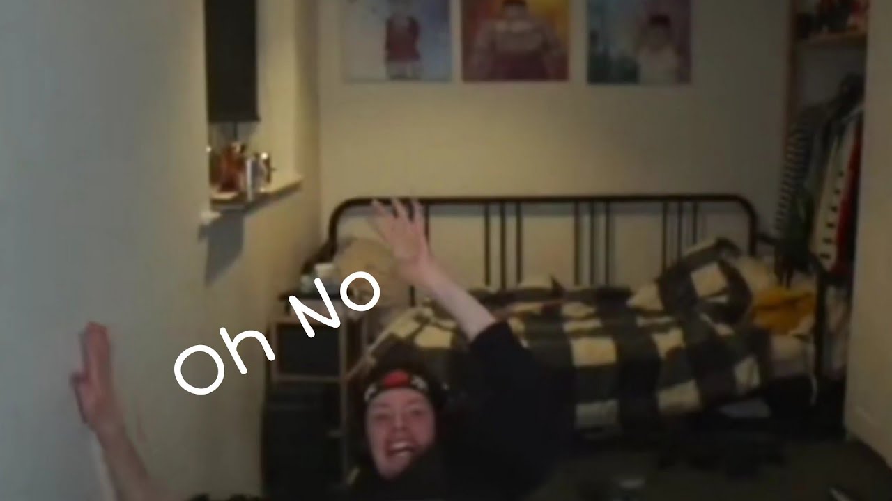 Streamers falling off their chair for 1 minute 30 seconds - YouTube