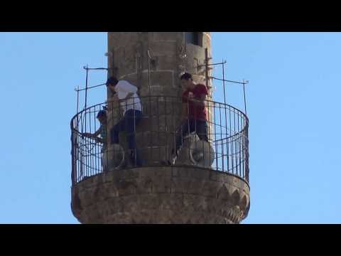 Kışla Cami Minaresinde Tehlikeli Oyun